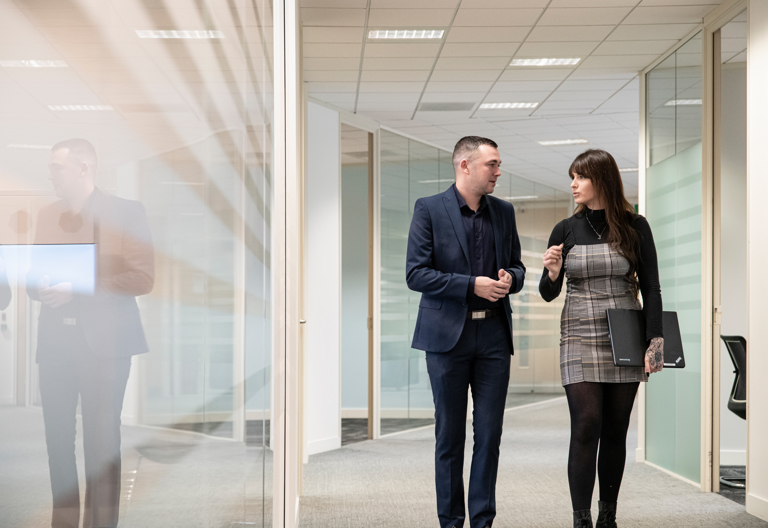 Intrum vous aide à améliorer votre Cost To Income Ratio | Intrum